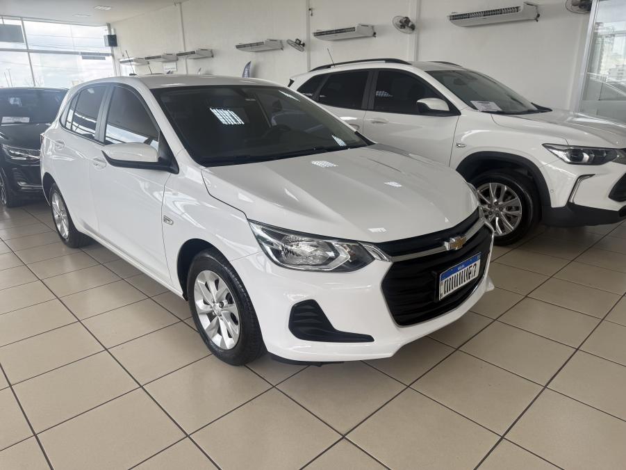 Comprar Hatch Chevrolet Onix Hatch 1.0 4P Flex LT Branco 2023 em Bauru-SP