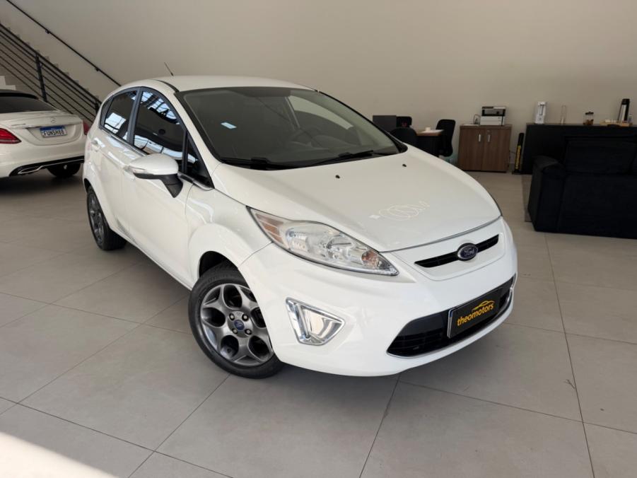 Comprar Hatch Ford Fiesta Hatch 1.6 Branco 2013 em Bauru-SP