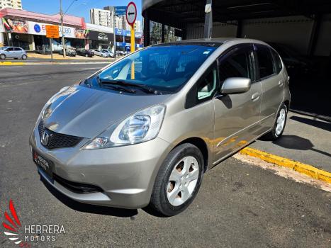 Comprar Hatch Honda Fit 1.4 16v 4P LX Flex Dourado 2011 em Bauru-SP