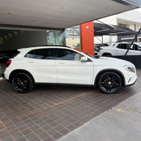 Comprar Hatch Mercedes-benz Gla 200 1.6 16v 4P Flex Cgi Advance Turbo ...