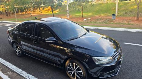 Comprar Sedan Volkswagen Jetta 2.0 4P Flex Automático Preto 2013 em ...