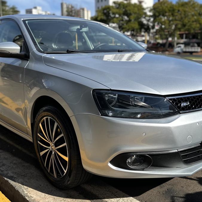 Comprar Sedan Volkswagen Jetta 2.0 4P Comfortline Tiptronic Automático ...
