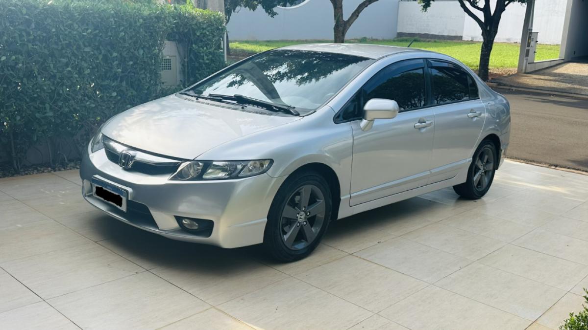 Comprar Sedan Honda Civic 1.8 16v 4P Flex Lxs Automático Prata 2009 em ...