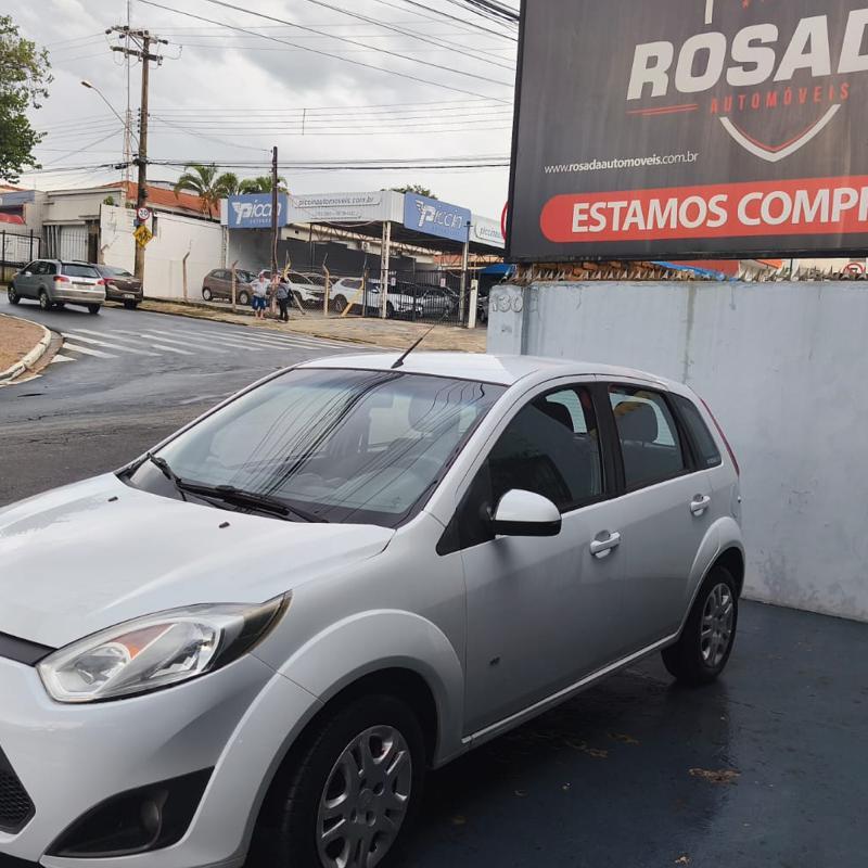 Comprar Hatch Ford Fiesta Hatch 1.0 4P Flex Branco 2014 em Limeira-SP