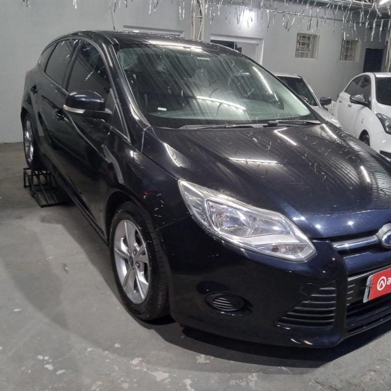 Comprar Hatch Ford Focus Hatch 1.6 16v 4P Flex S Preto 2015 em Limeira-SP