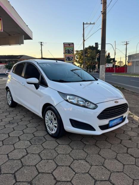 Comprar Hatch Ford Fiesta Hatch 1.5 16v 4P S Flex Branco 2014 em Rio ...