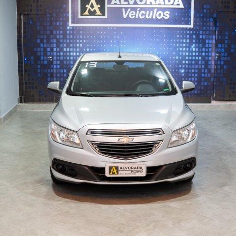 Comprar Sedan Chevrolet Prisma 1.0 4P LT Flex Prata 2013 em Rio Claro-SP