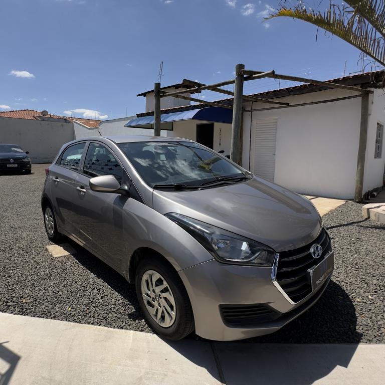 Comprar Hatch Hyundai HB 20 Hatch 1.0 12v 4P Flex Comfort Prata 2018 em ...