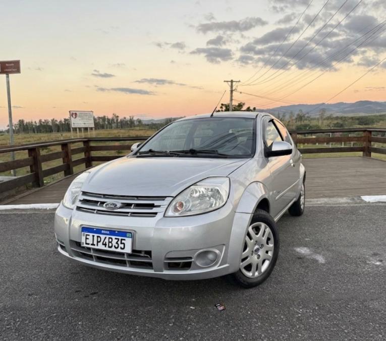 Comprar Hatch Ford Ka Hatch 1.0 Tecno Flex Prata 2009 em Pindamonhangaba-SP