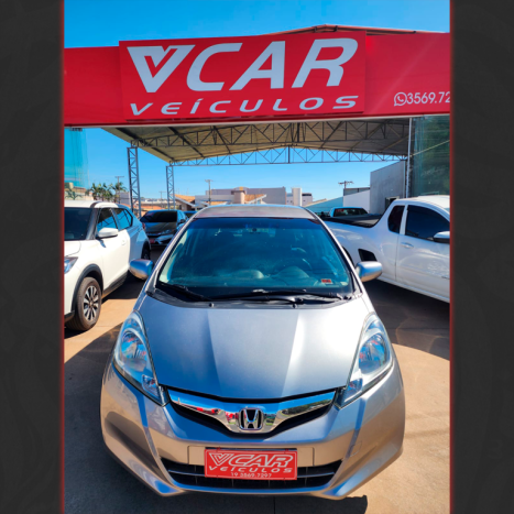 Comprar Hatch Honda Fit 1.4 4P LX Automático Prata 2014 em Mogi Guaçu-SP