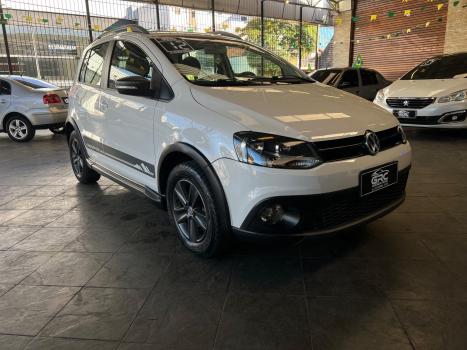 Comprar Hatch Volkswagen Crossfox 1.6 4P Flex Branco 2012 em Mogi das ...