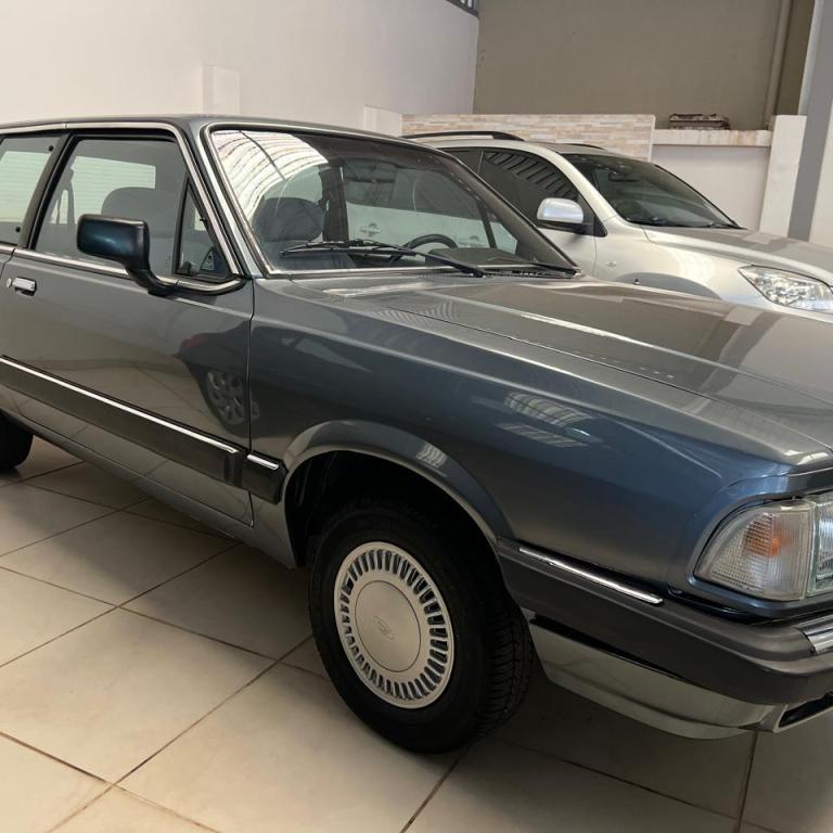 Comprar Sedan Ford Del Rey 1.8 L Cinza 1990 em Botucatu-SP