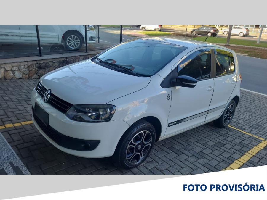 Comprar Hatch Volkswagen Fox 1.0 4P Seleção Flex Branco 2014 em Campinas-SP