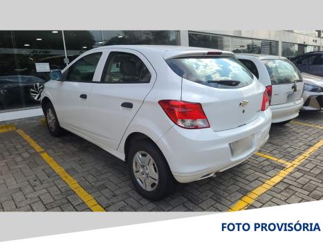 Comprar Hatch Chevrolet Onix Hatch 1.0 4P Flex LS Branco 2016 em ...