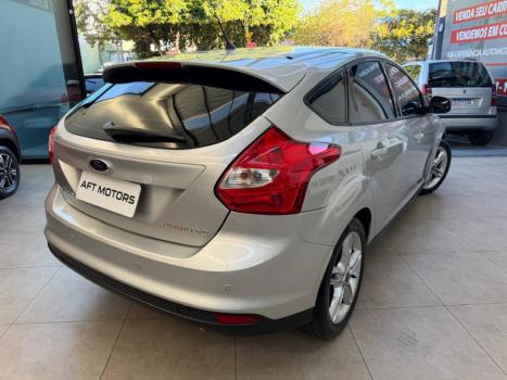 Comprar Hatch Ford Focus Hatch 2.0 16v 4P Flex Automático Prata 2015 em ...