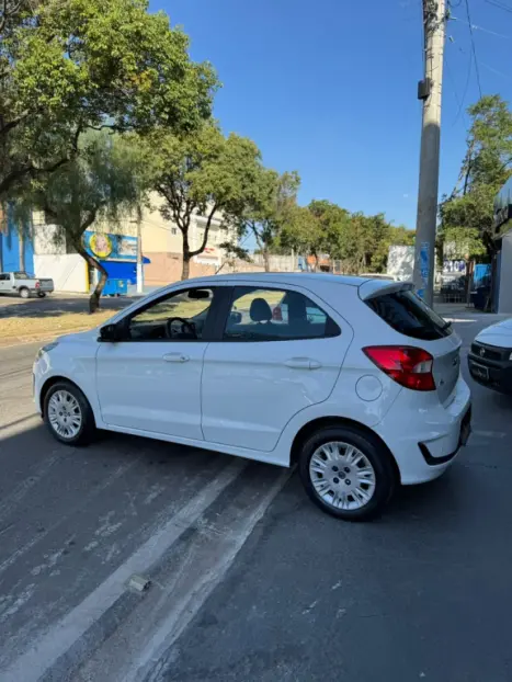 Comprar Hatch Ford Ka Hatch 1.0 12v 4P Flex Ti-vct SE Plus Branco 2019 ...