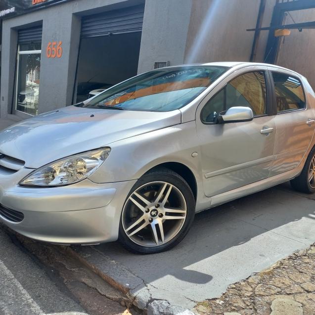Comprar Hatch Peugeot 307 Hatch 2.0 16v 4P Flex Feline Automático Prata 2006 em Campinas-SP