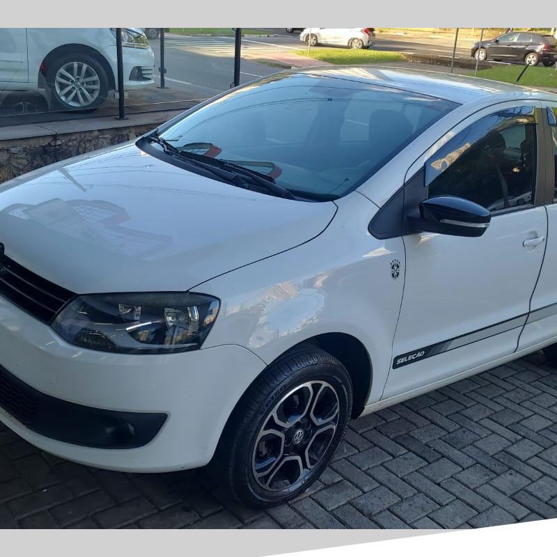 Comprar Hatch Volkswagen Fox 1.0 4P Seleção Flex Branco 2014 em Campinas-SP