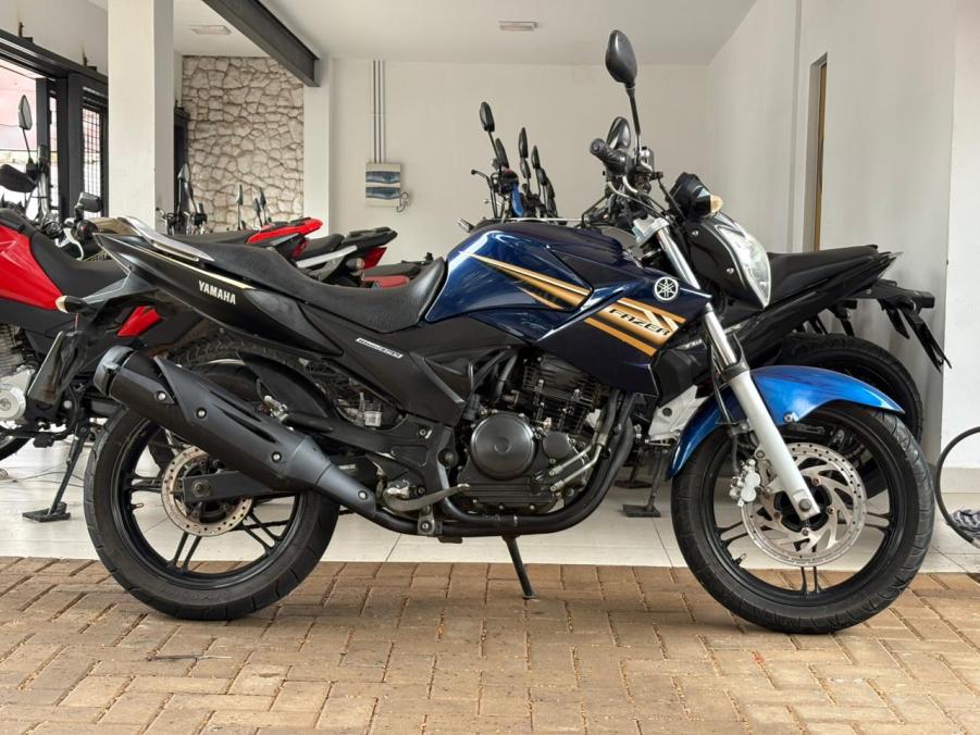 Comprar Yamaha YS Fazer 250 Blue Flex Azul 2014 em Piracicaba-SP