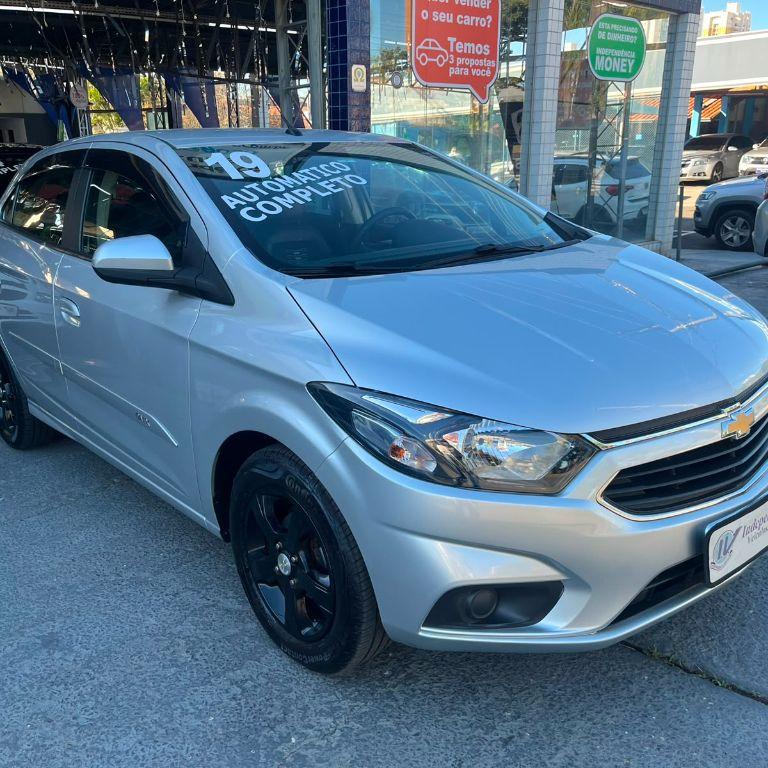 Comprar Hatch Chevrolet Onix Hatch 1.4 4P Flex LT Automático Prata 2019 ...