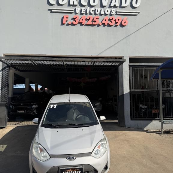Comprar Hatch Ford Fiesta Hatch 1.6 4P Cinza 2011 em Piracicaba-SP