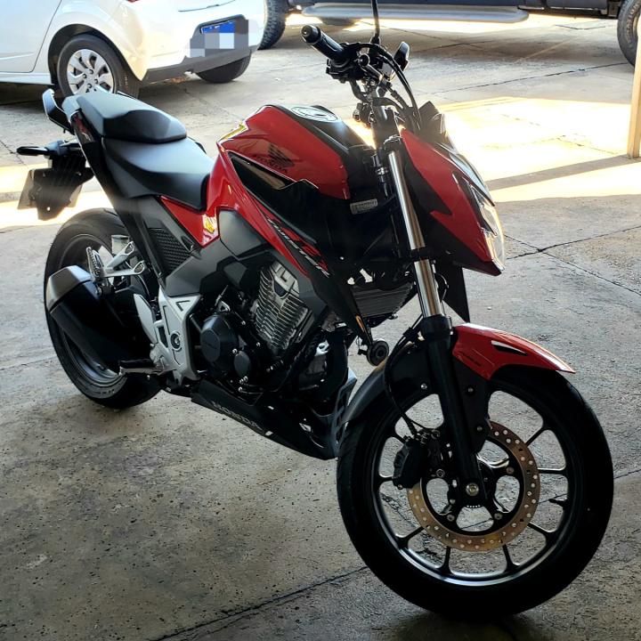 Comprar Honda CB 300 F Twister Flex Abs Vermelho 2024 em Piracicaba-SP