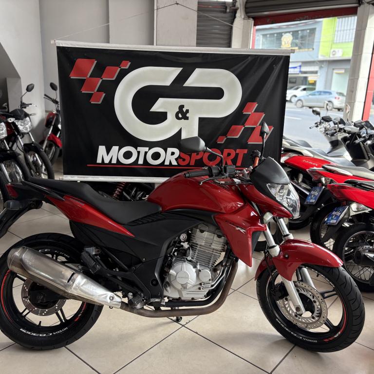 Comprar Honda CB 300 R Flex Vermelho 2015 em Piracicaba-SP
