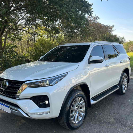 Comprar Suv Toyota Hilux Sw4 2.8 4P Srx 4x4 Turbo Diesel Automático Branco Pérola 2022 em ...