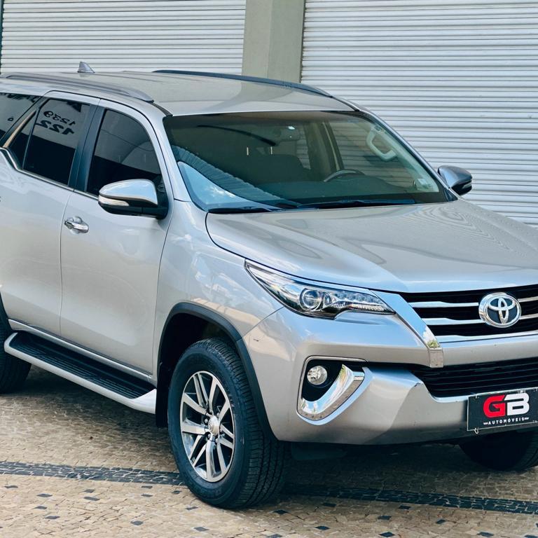 Comprar Suv Toyota Hilux Sw4 4.0 V6 24v 4P Automático Prata 2016 em Leme-SP