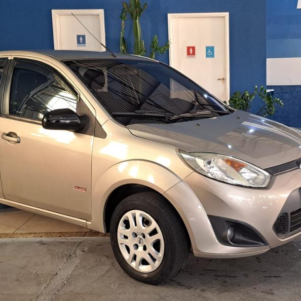 Comprar Sedan Ford Fiesta Sedan 1.6 16v 4P SE Flex Prata 2013 em ...