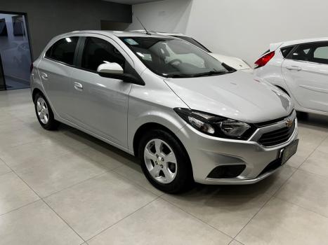 Comprar Hatch Chevrolet Onix Hatch 1.4 4P Flex LT Prata 2019 em Santa ...