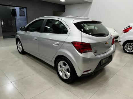 Comprar Hatch Chevrolet Onix Hatch 1.4 4P Flex LT Prata 2019 em Santa ...