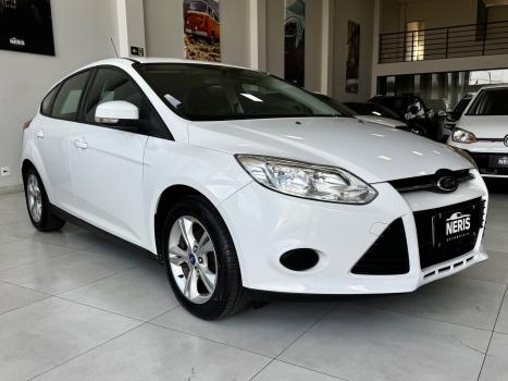 Comprar Hatch Ford Focus Hatch 1.6 16v 4P Flex S Branco 2015 em Nova ...