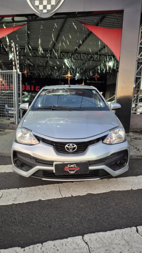 Comprar Hatch Toyota Etios Hatch 1.3 16v 4P Flex X Prata 2018 em ...