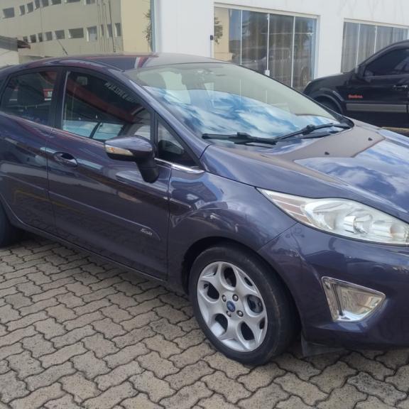 Comprar Hatch Ford Fiesta Hatch 1.6 16v 4P SE Flex Cinza 2013 em ...