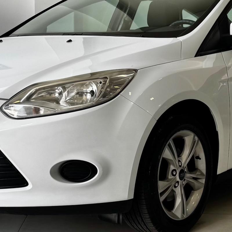 Comprar Hatch Ford Focus Hatch 1.6 16v 4P Flex S Branco 2015 em Nova ...
