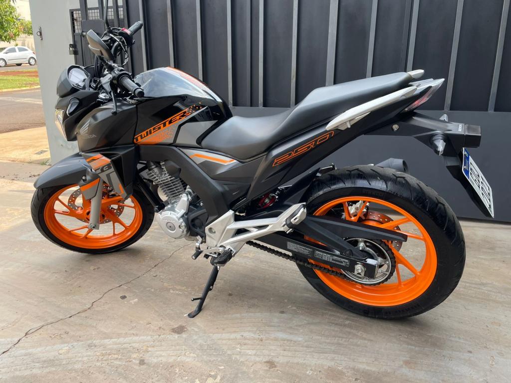 Comprar Honda CB 250 F Twister Flexone Preto 2022 em Jaú-SP